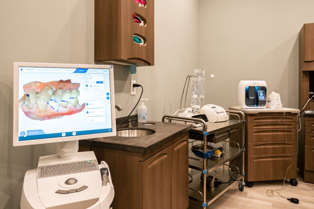 5 Things to Know When Considering New Teeth Now